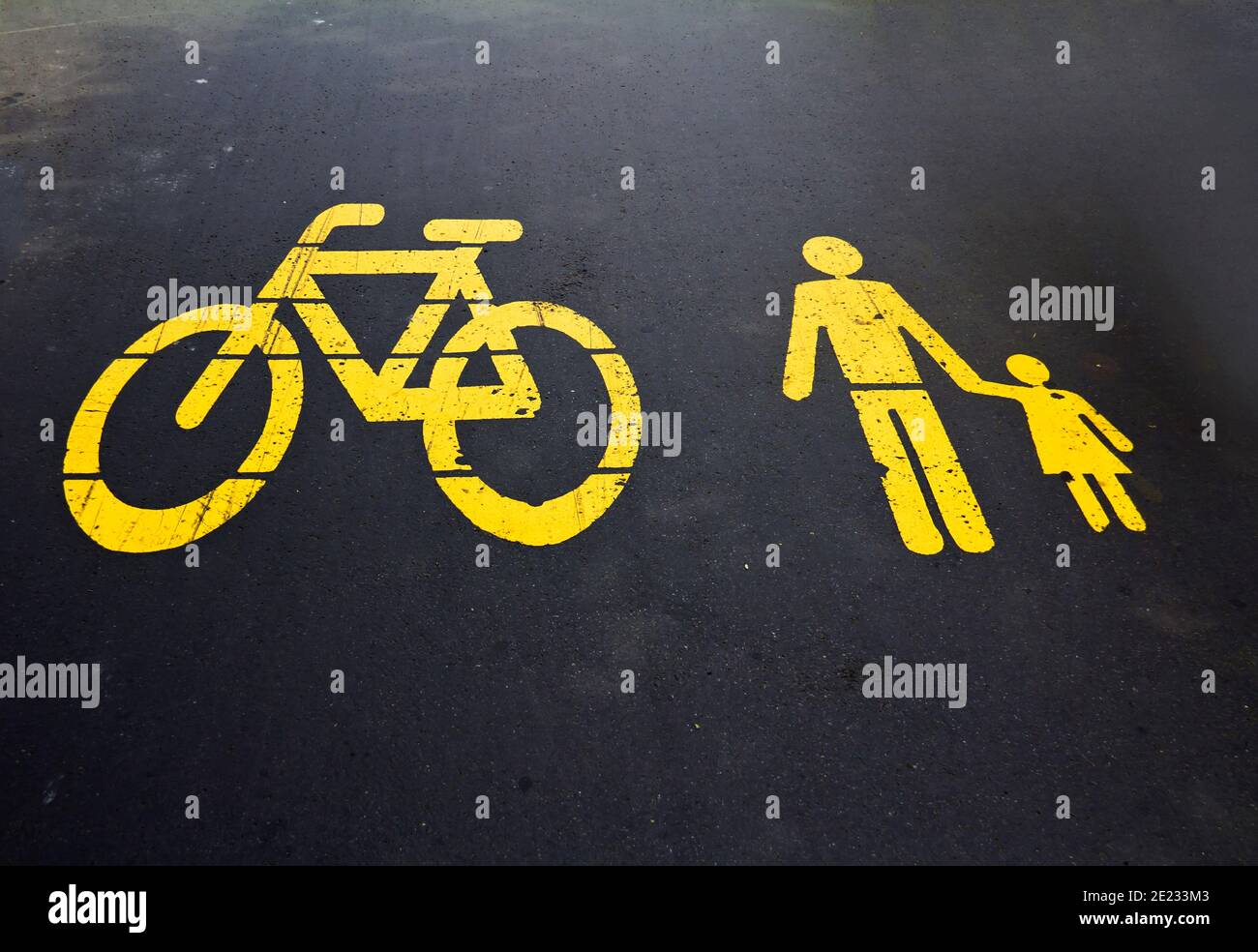 Footpath lane passage pathway hi-res stock photography and images - Alamy