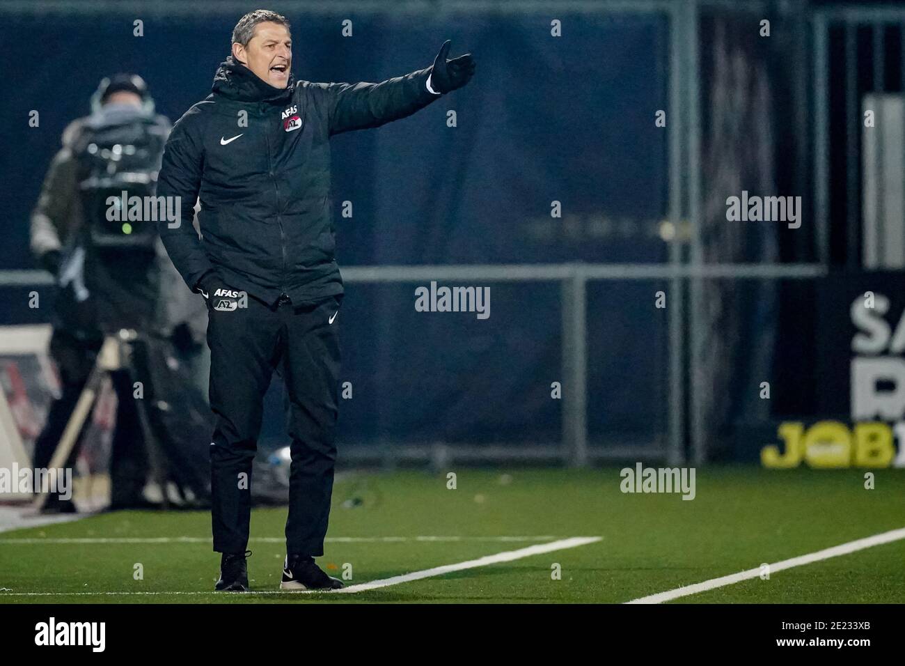 DEN BOSCH, NETHERLANDS - JANUARY 11: (L-R): Head Coach Michel Vonk of ...