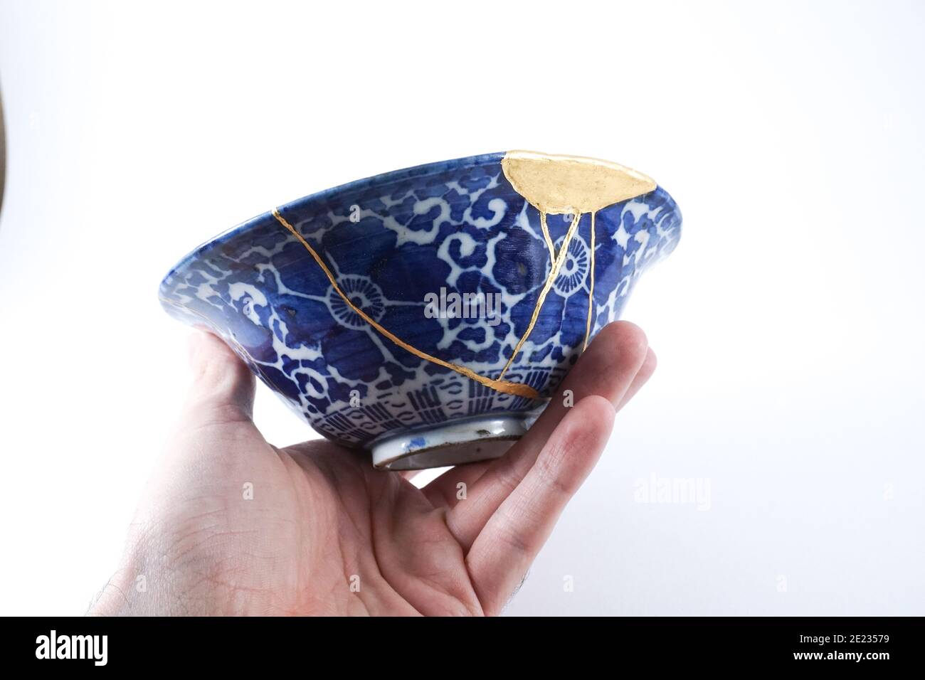 Kintsugi, Japanese Blue and white bowl Stock Photo - Alamy