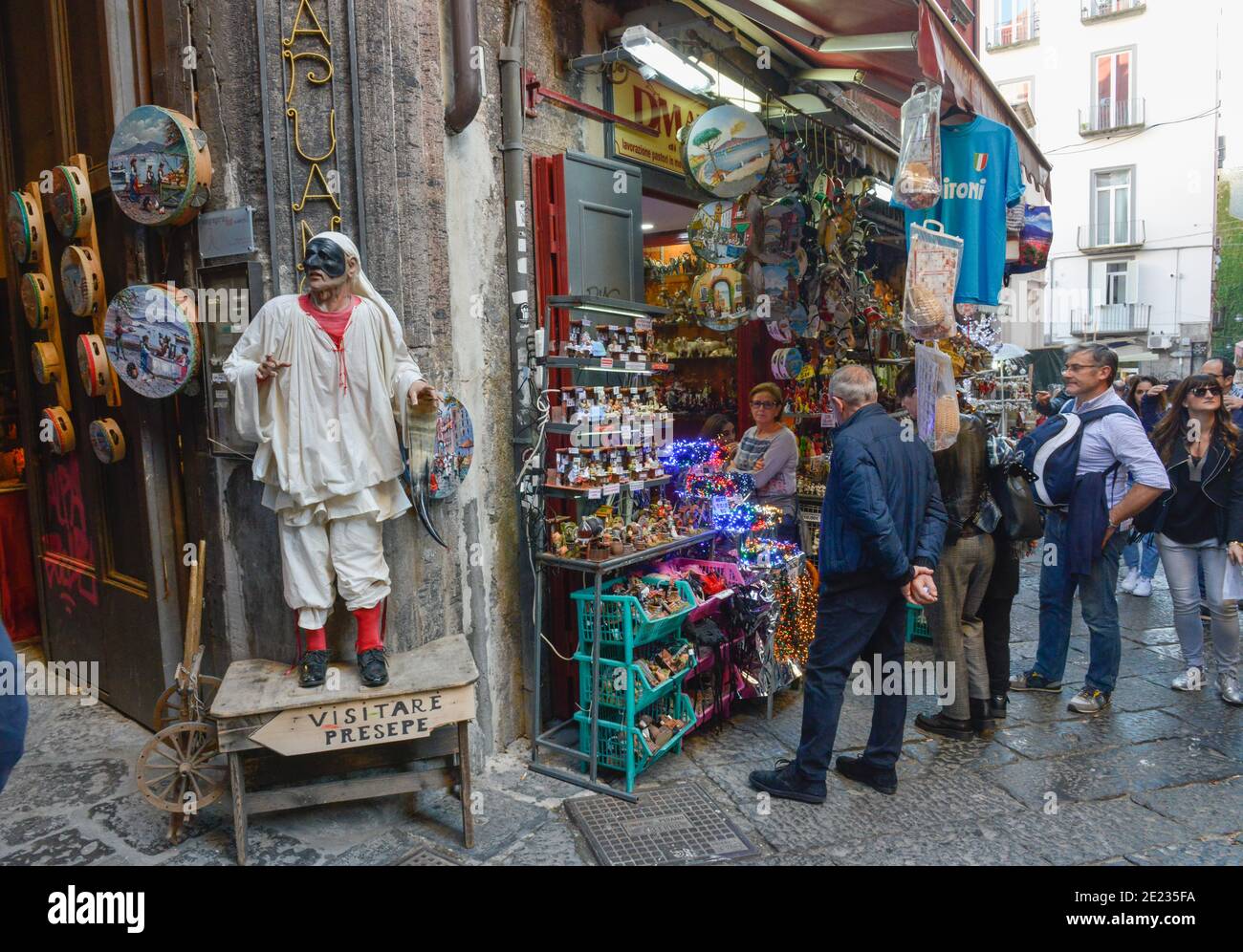 Krippenstrasse, Via San Gregorio Armeno, Neapel, Italien Stock Photo ...
