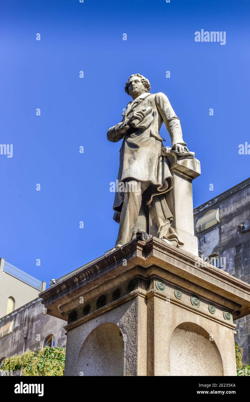 Statue Bellini, Piazza Vincenzo Bellini, Neapel, Italien Stock Photo ...