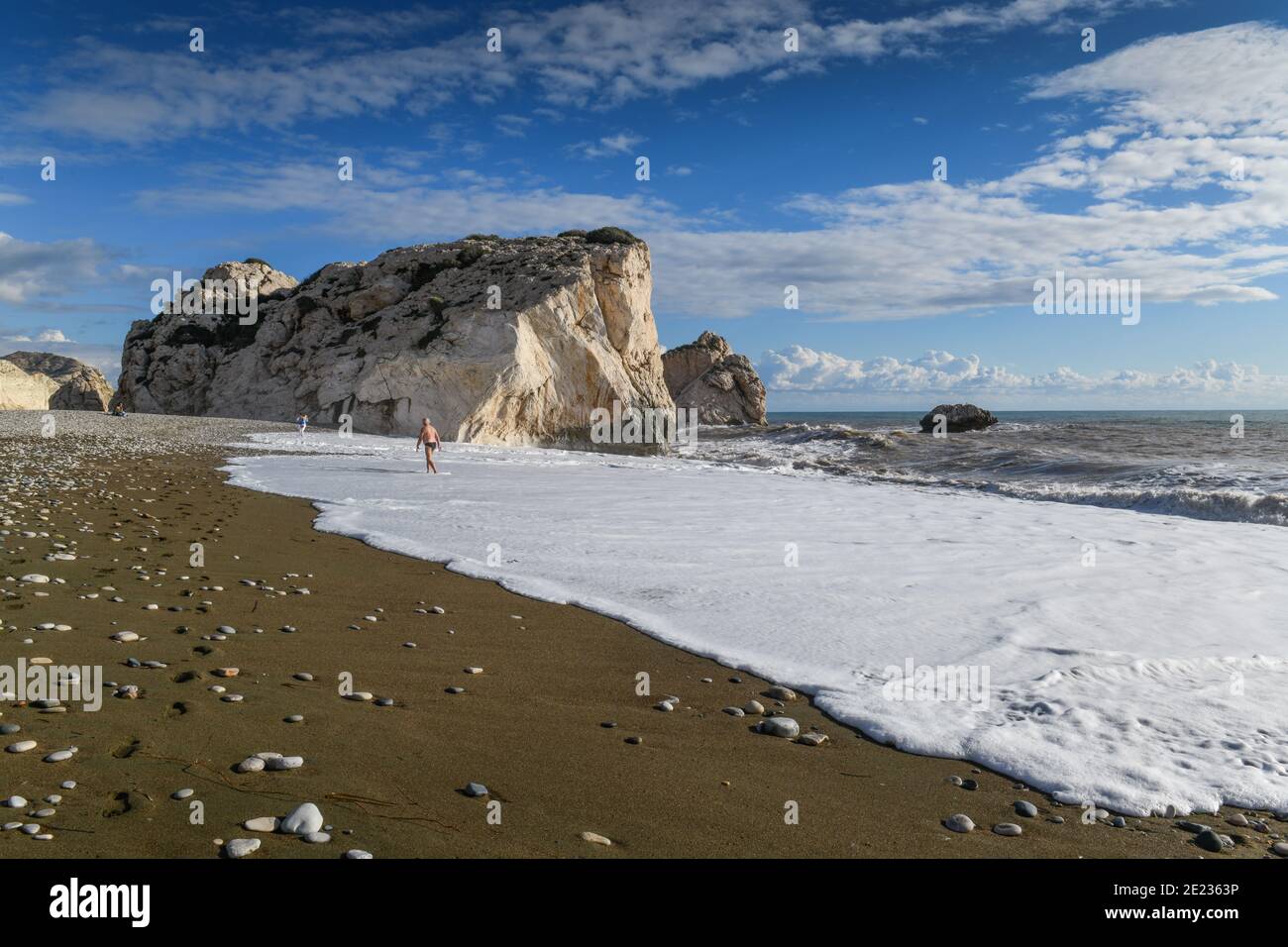 Strand, Felsen der Aphrodite, Petra tou Romiou, Zypern Stock Photo - Alamy