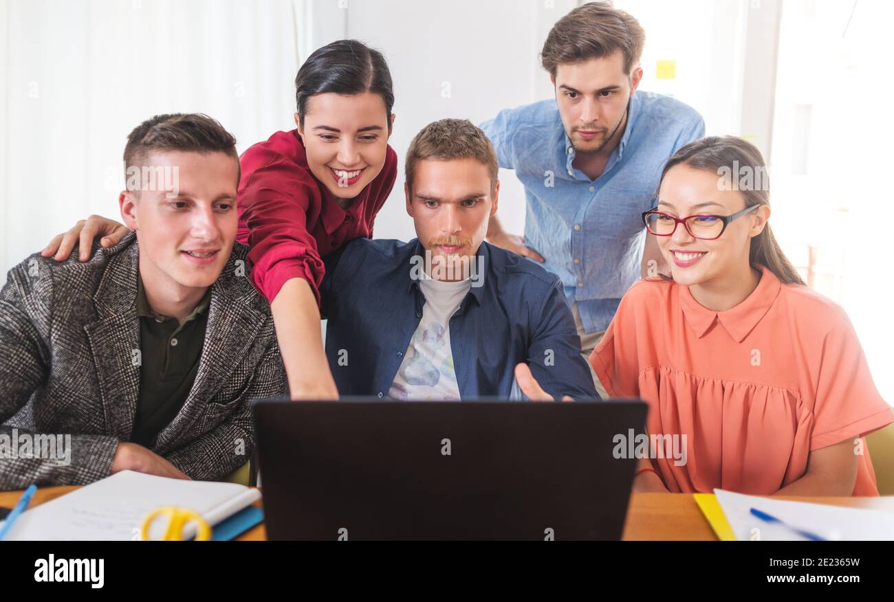 Show analysis hi-res stock photography and images - Alamy