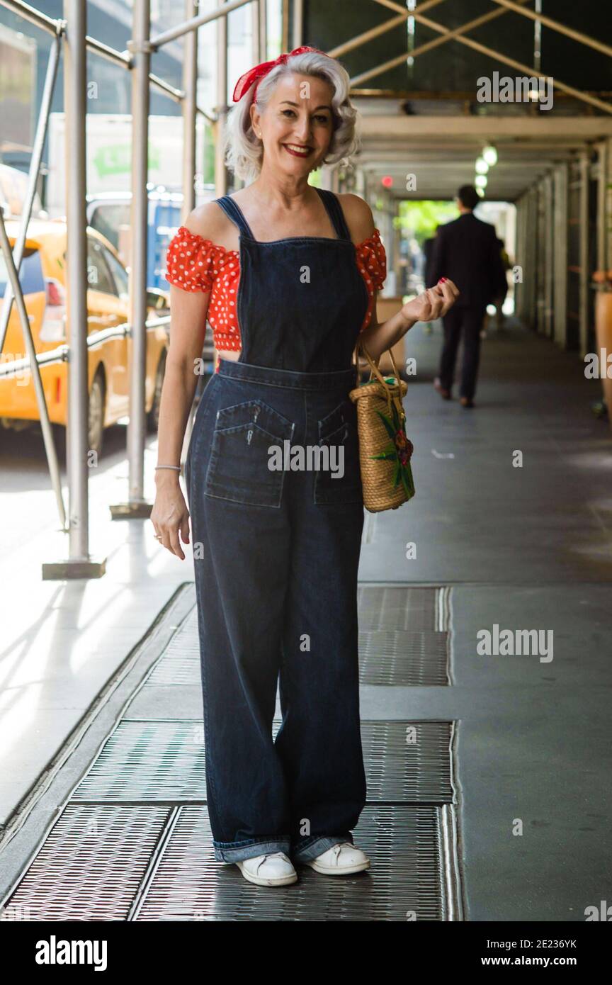 Persone di moda hi-res stock photography and images - Alamy