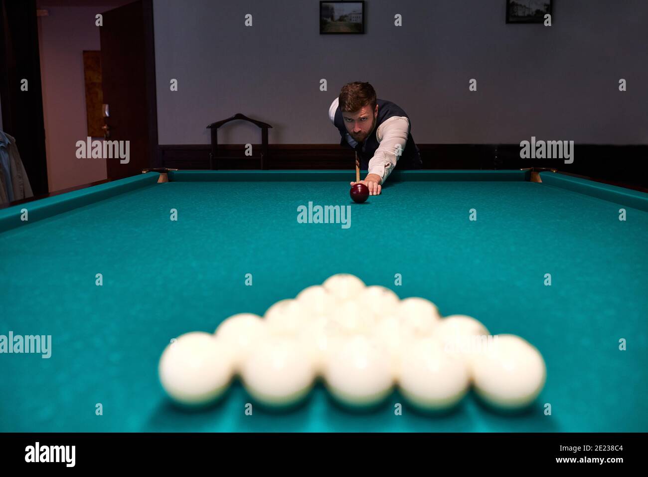 Snooker ball pyramid hi-res stock photography and images - Alamy