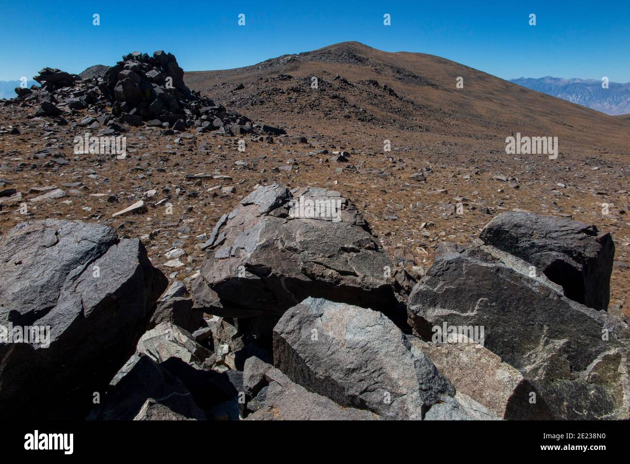 Whte Mountains, California, USA. 23rd Sep, 2016. Barcroft Station is ...