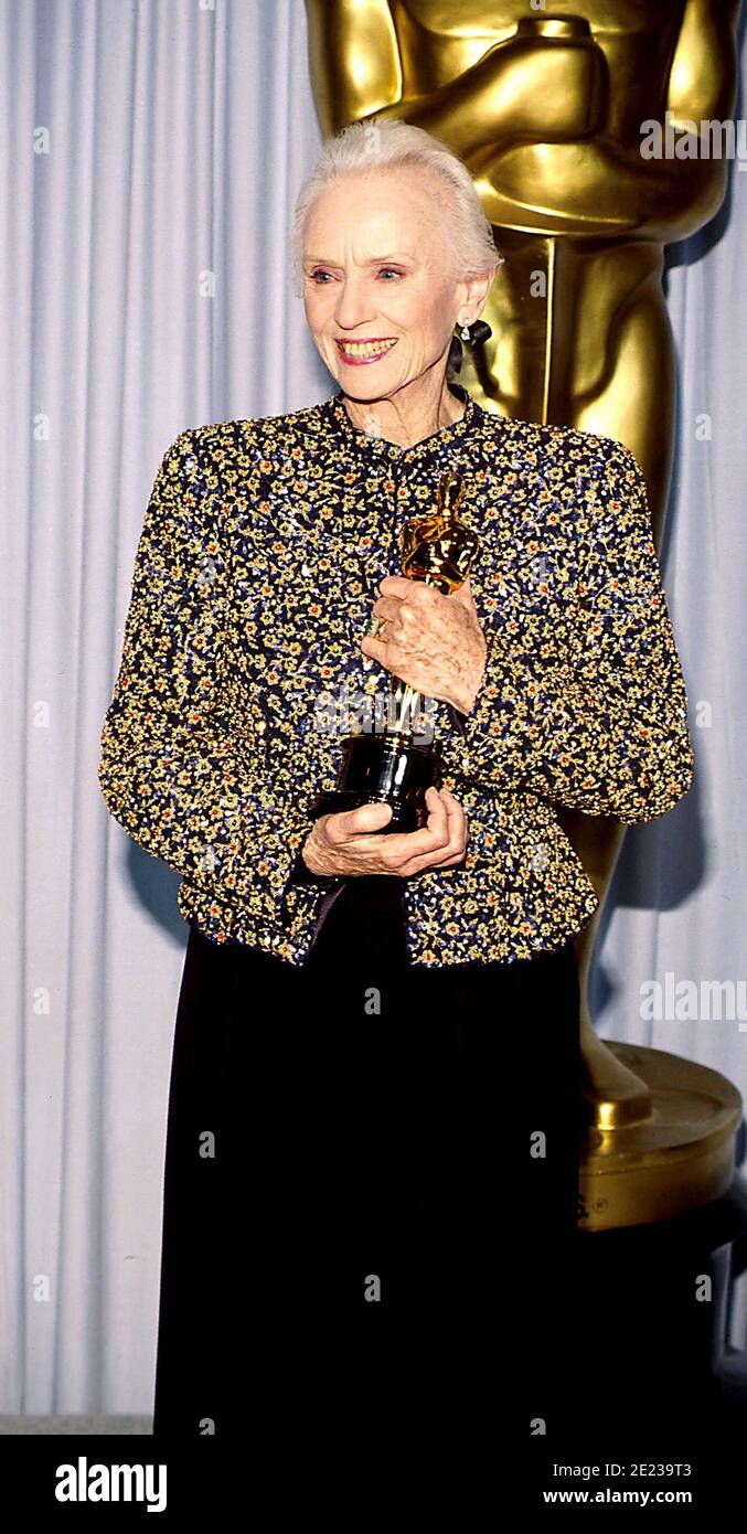 Jessica tandy 1990 hi-res stock photography and images - Alamy