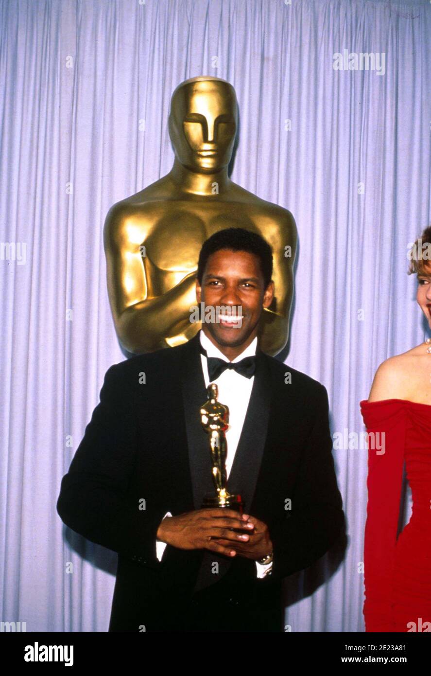 Denzel Washington at the 62nd Academy Awards ceremony March 26, 1990 in ...
