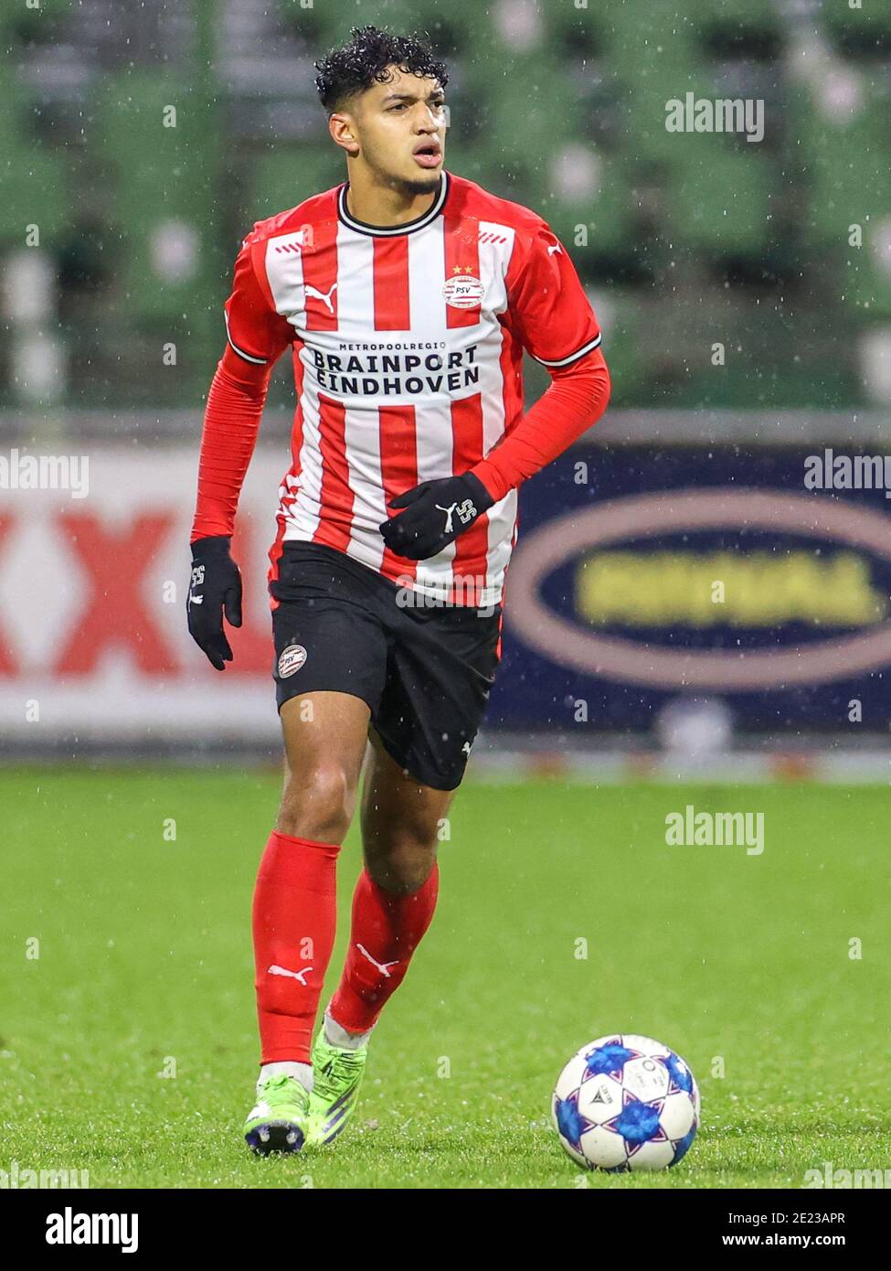 Basra stadium hi-res stock photography and images - Alamy