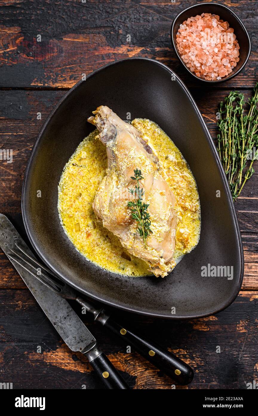 Roast hare legs hi-res stock photography and images - Alamy