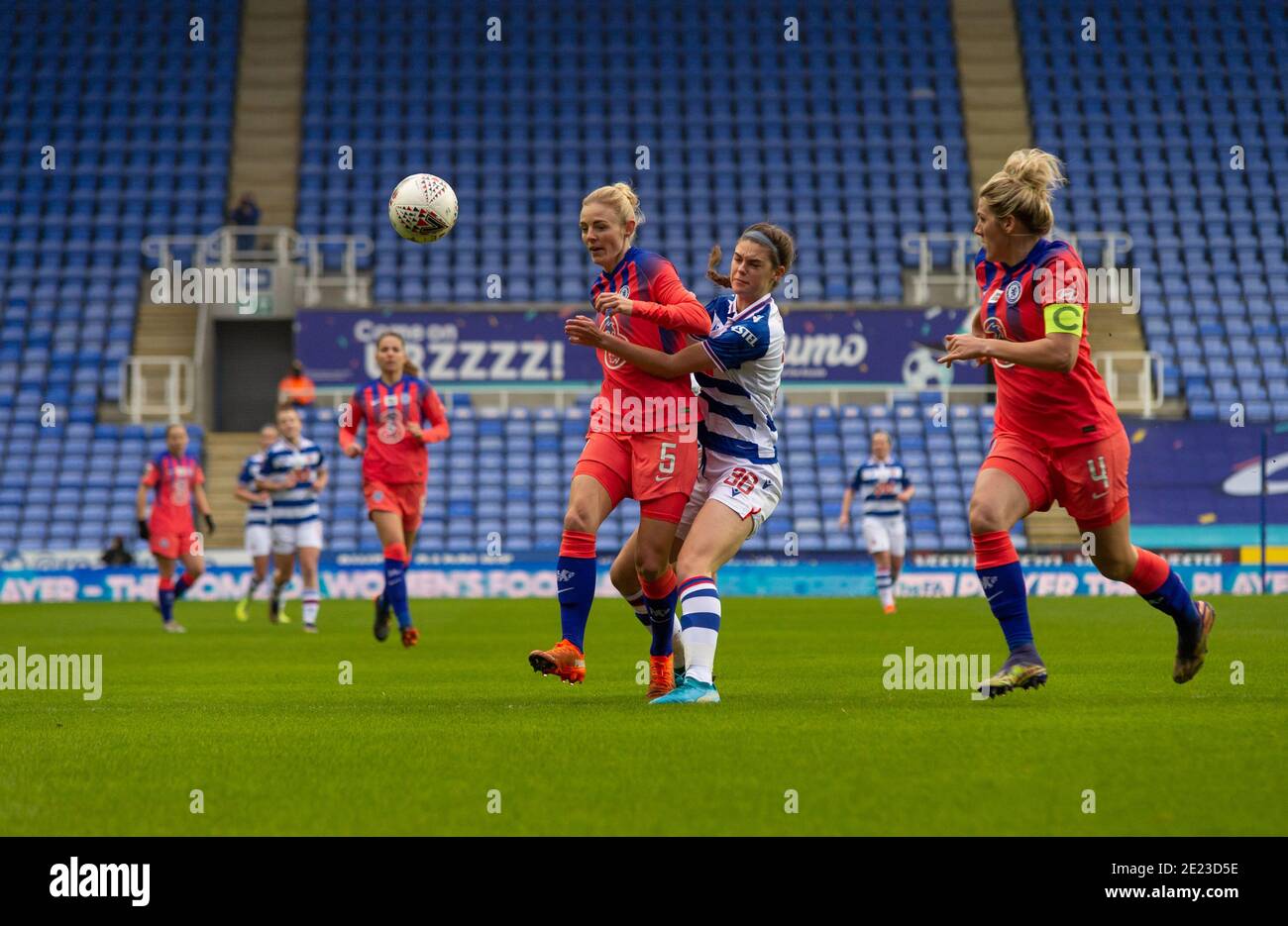 Reading, UK. 06th Dec, 2020. Sophie Ingle holds off Emma Harries of ...