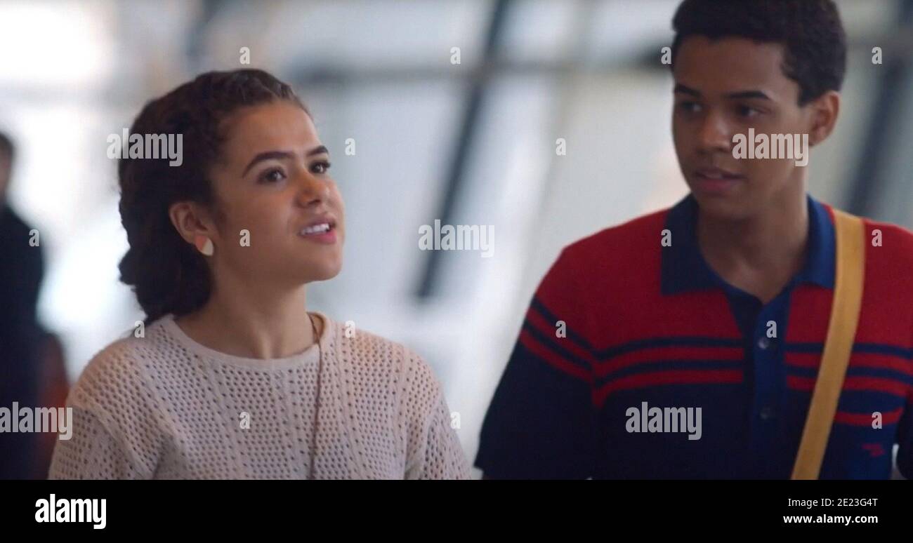 DOUBLE DAD, (aka UM PAI NO MEIO DO CAMINHO), Maisa Silva (left), 2021 ...