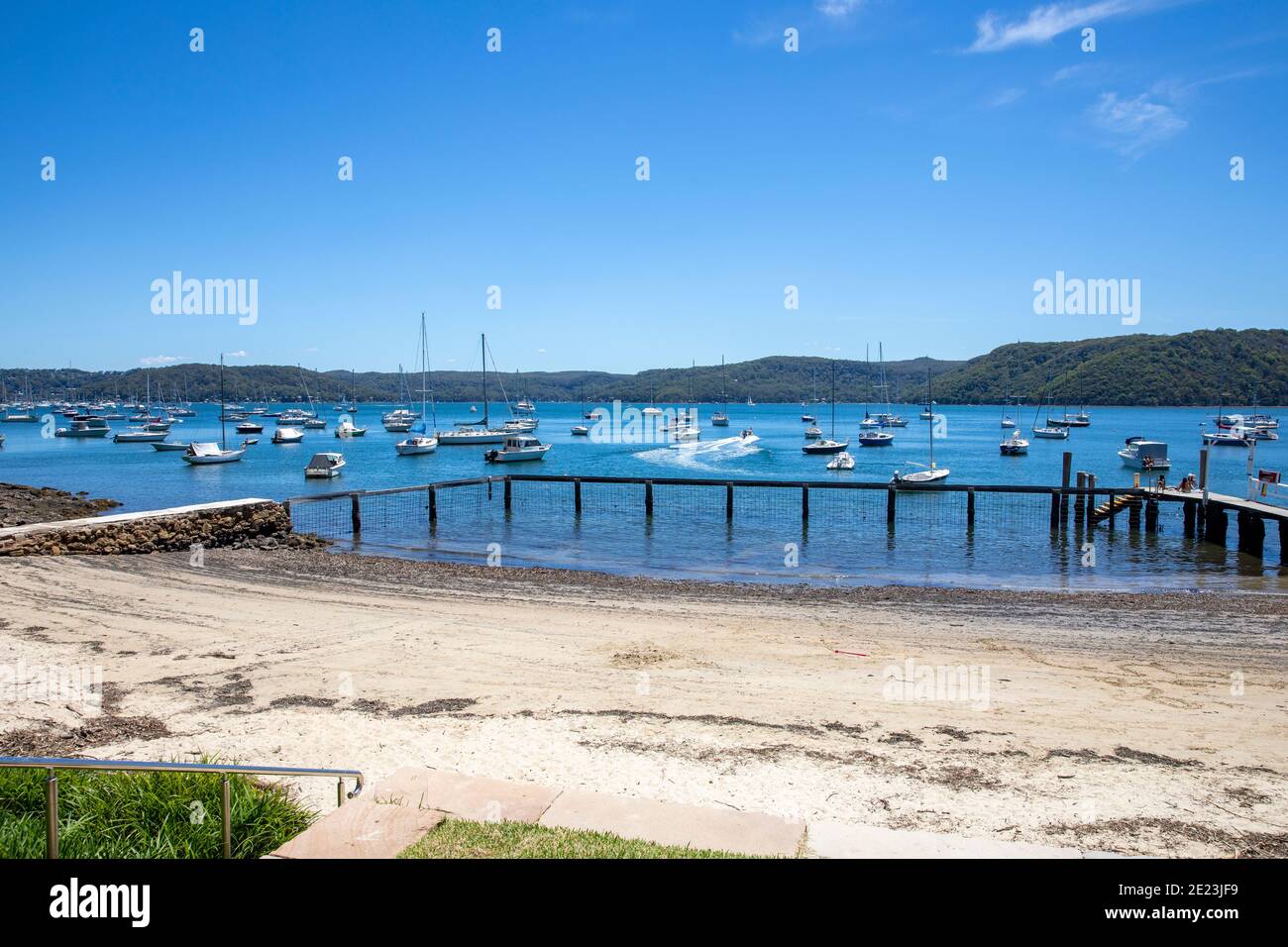 Paradise beach pittwater australia hi-res stock photography and images ...