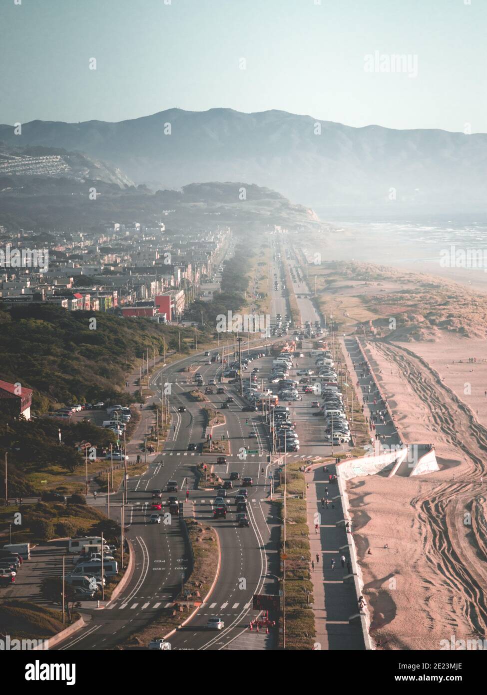 Ocean beach crowds in the summer Stock Photo - Alamy