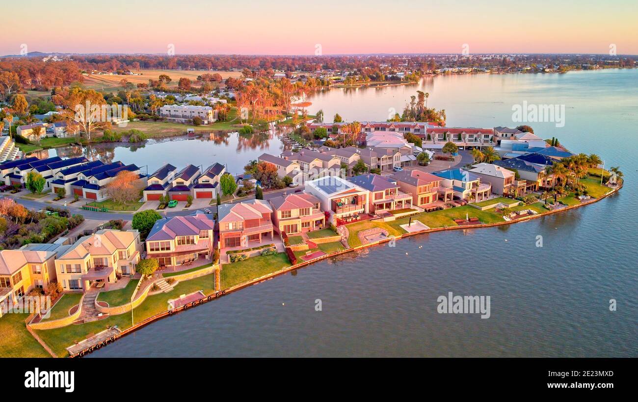 Lake mulwala hi-res stock photography and images - Alamy