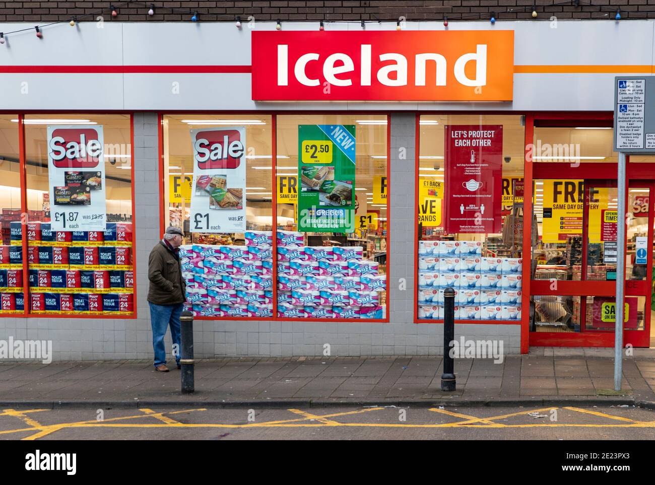 Iceland supermarket wales hi-res stock photography and images - Alamy