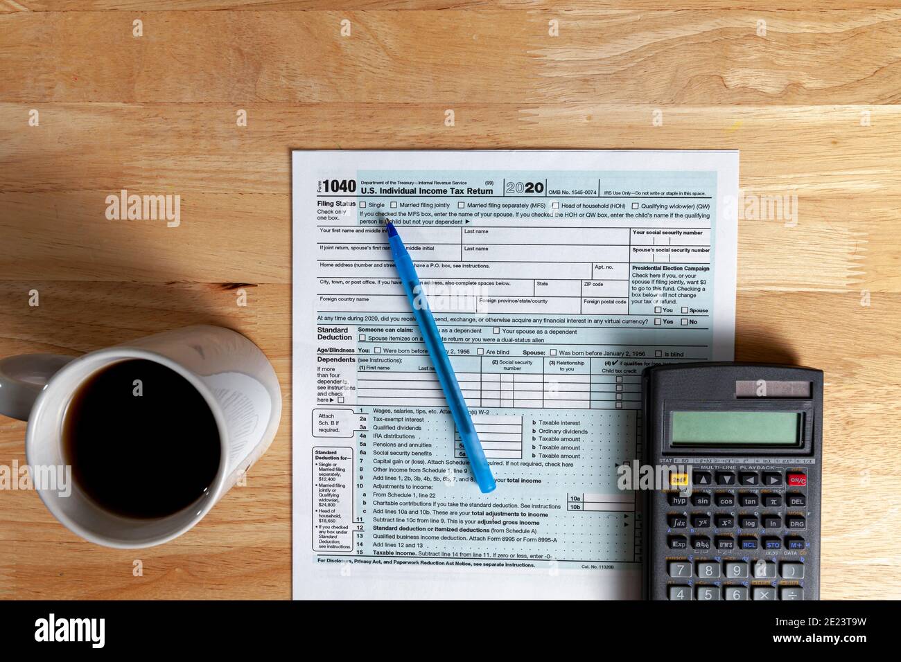 Us irs form 1040 hi-res stock photography and images - Alamy