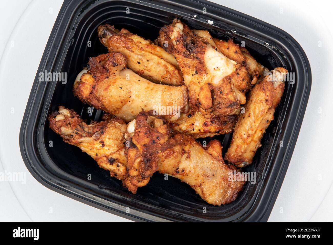 Spicy chicken wings side view hi-res stock photography and images - Alamy