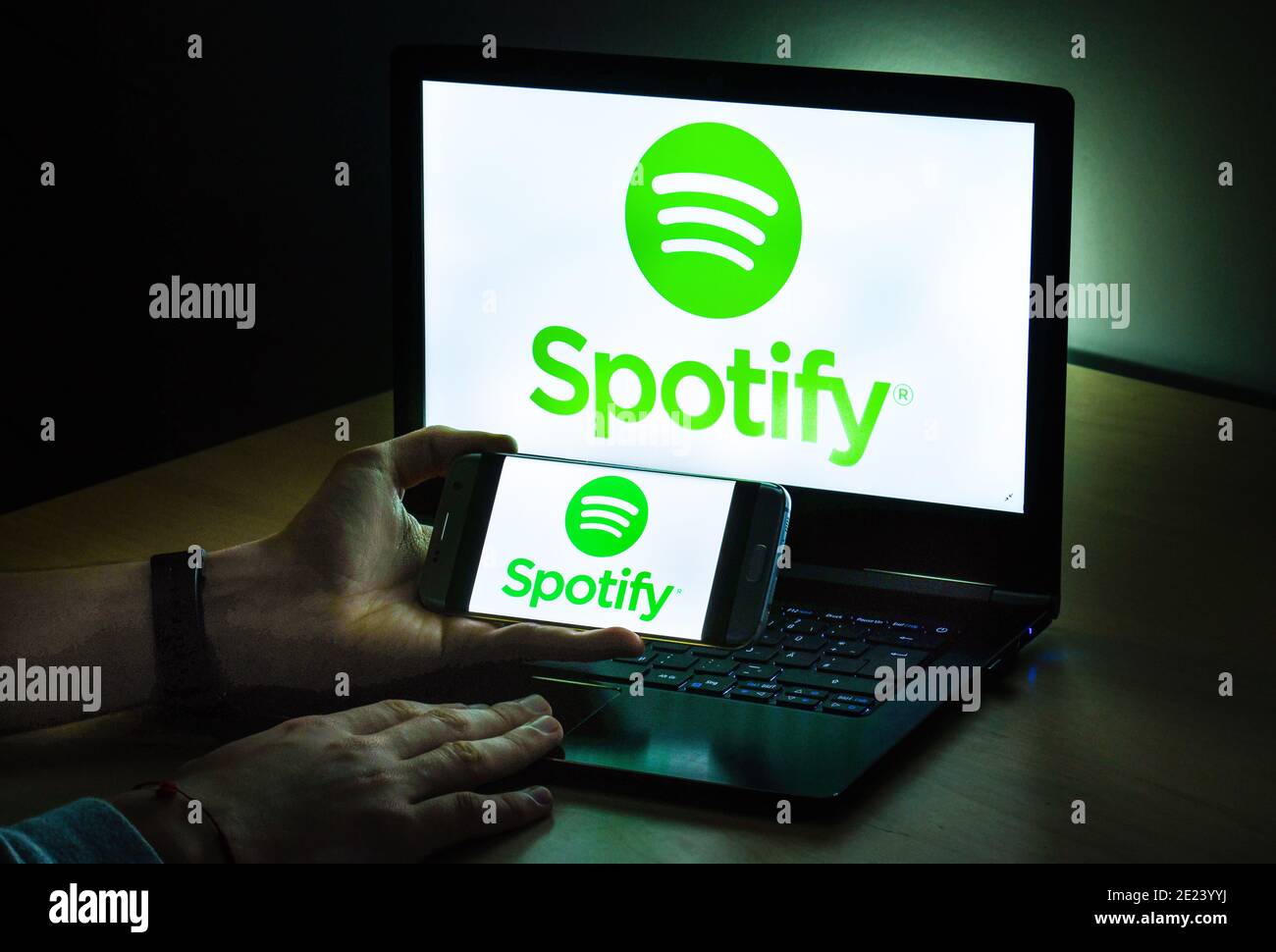Spotify Emblem High Resolution Stock Photography and Images - Alamy