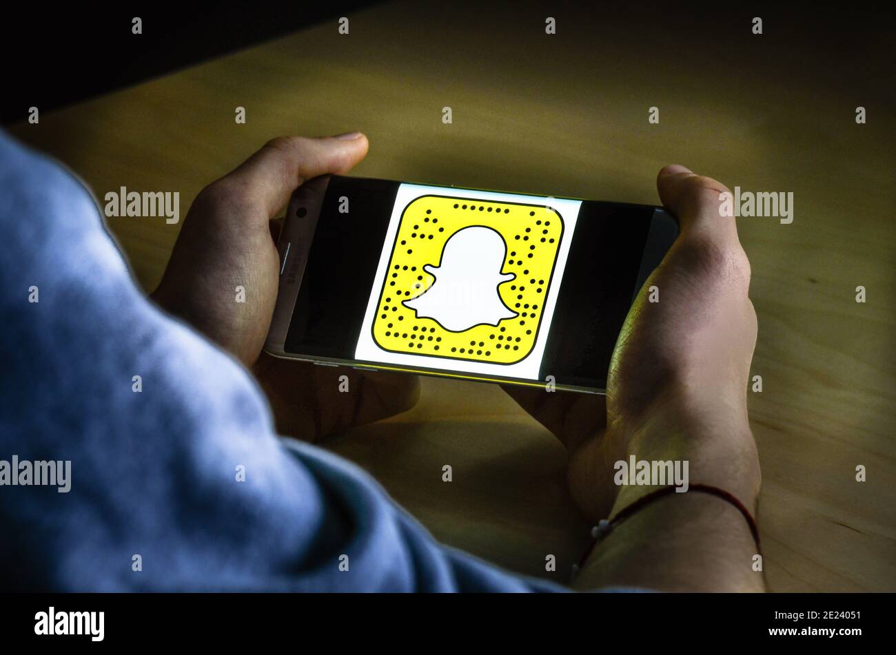 Snapchat emblem hi-res stock photography and images - Alamy