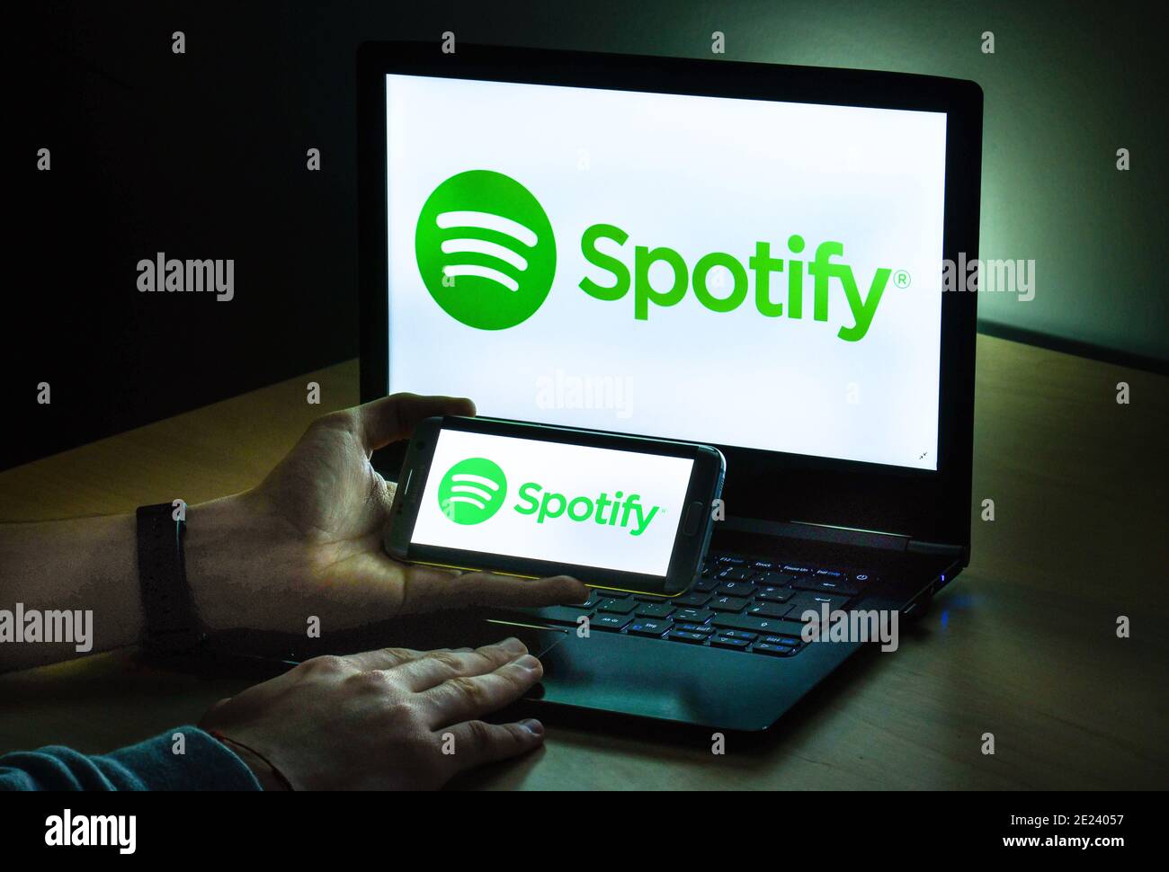 Spotify Emblem High Resolution Stock Photography and Images - Alamy