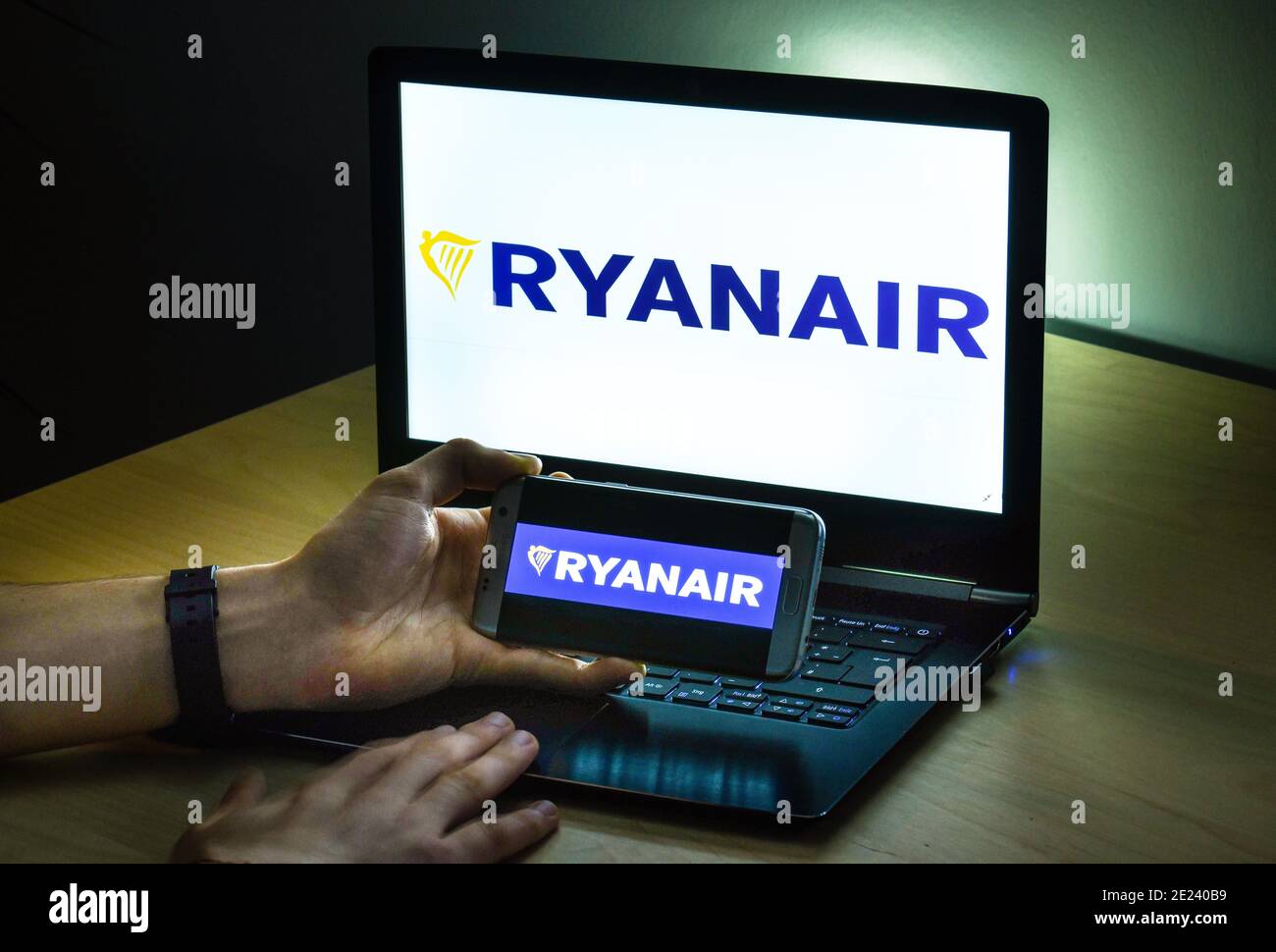 Ryanair emblem hi-res stock photography and images - Alamy