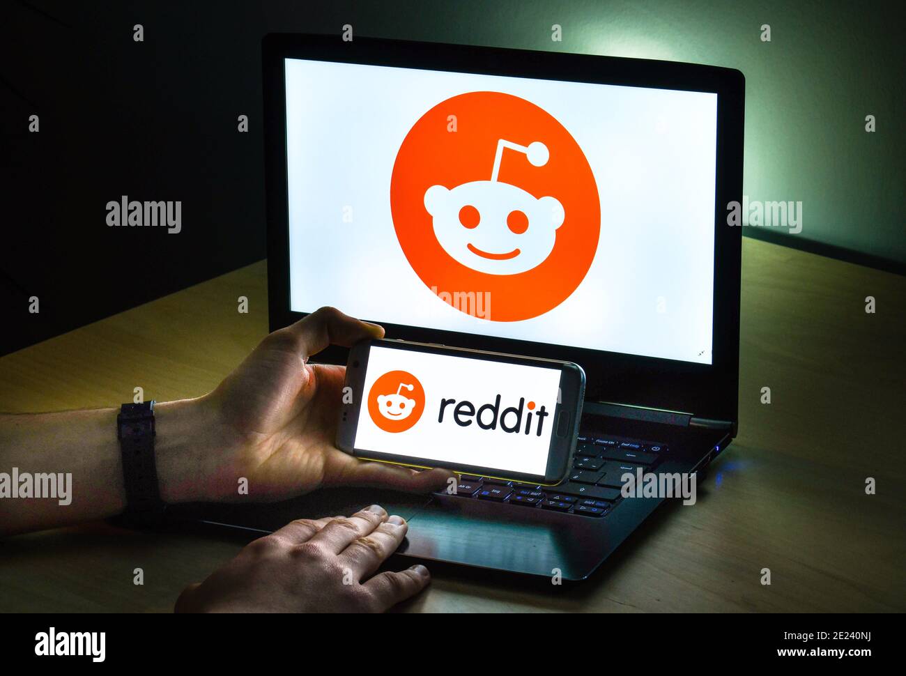 Reddit computer hi-res stock photography and images - Alamy