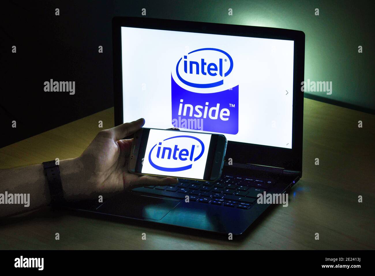 Laptop intel logo hi-res stock photography and images - Alamy
