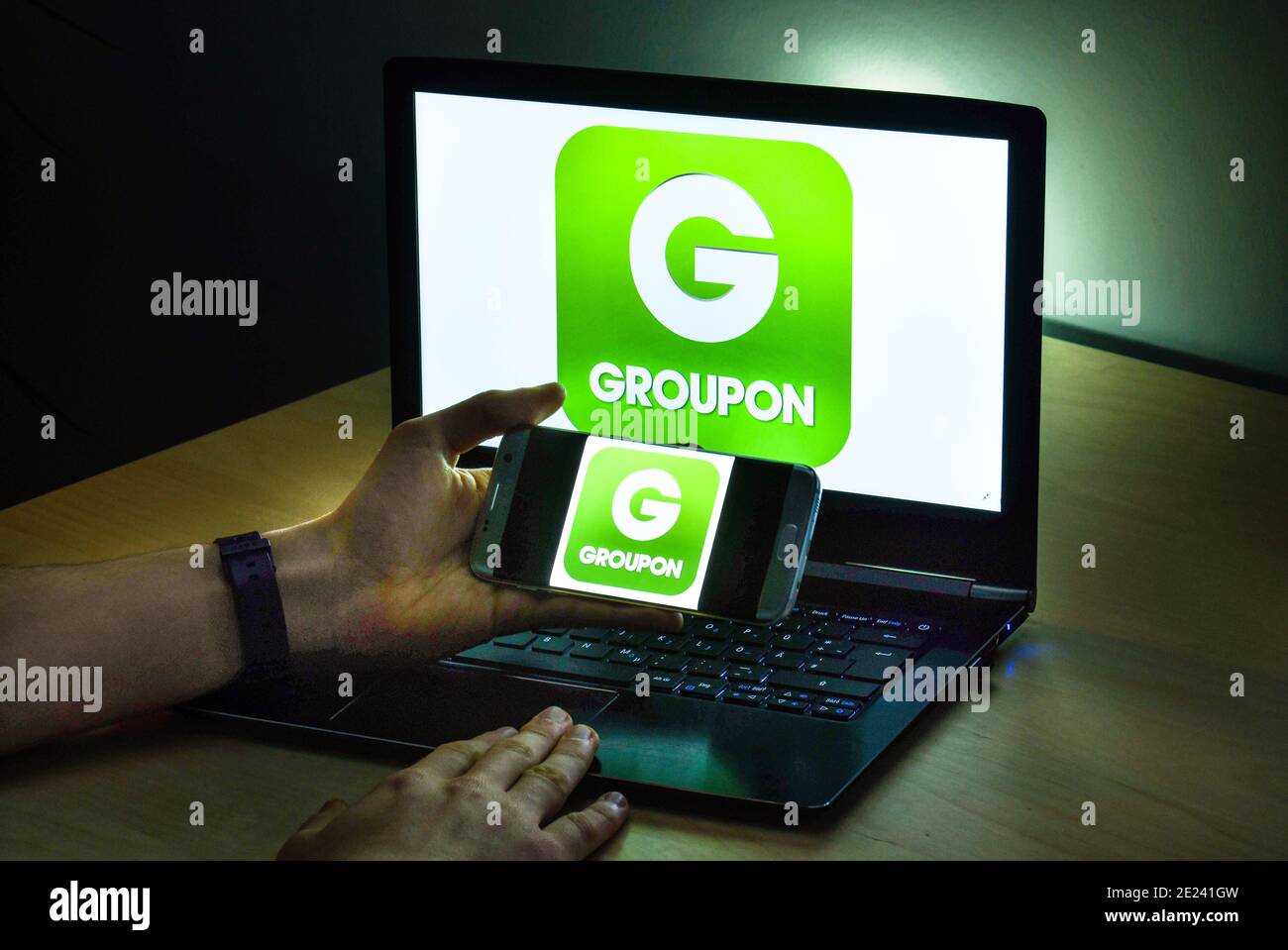 Groupon logo hi-res stock photography and images - Alamy