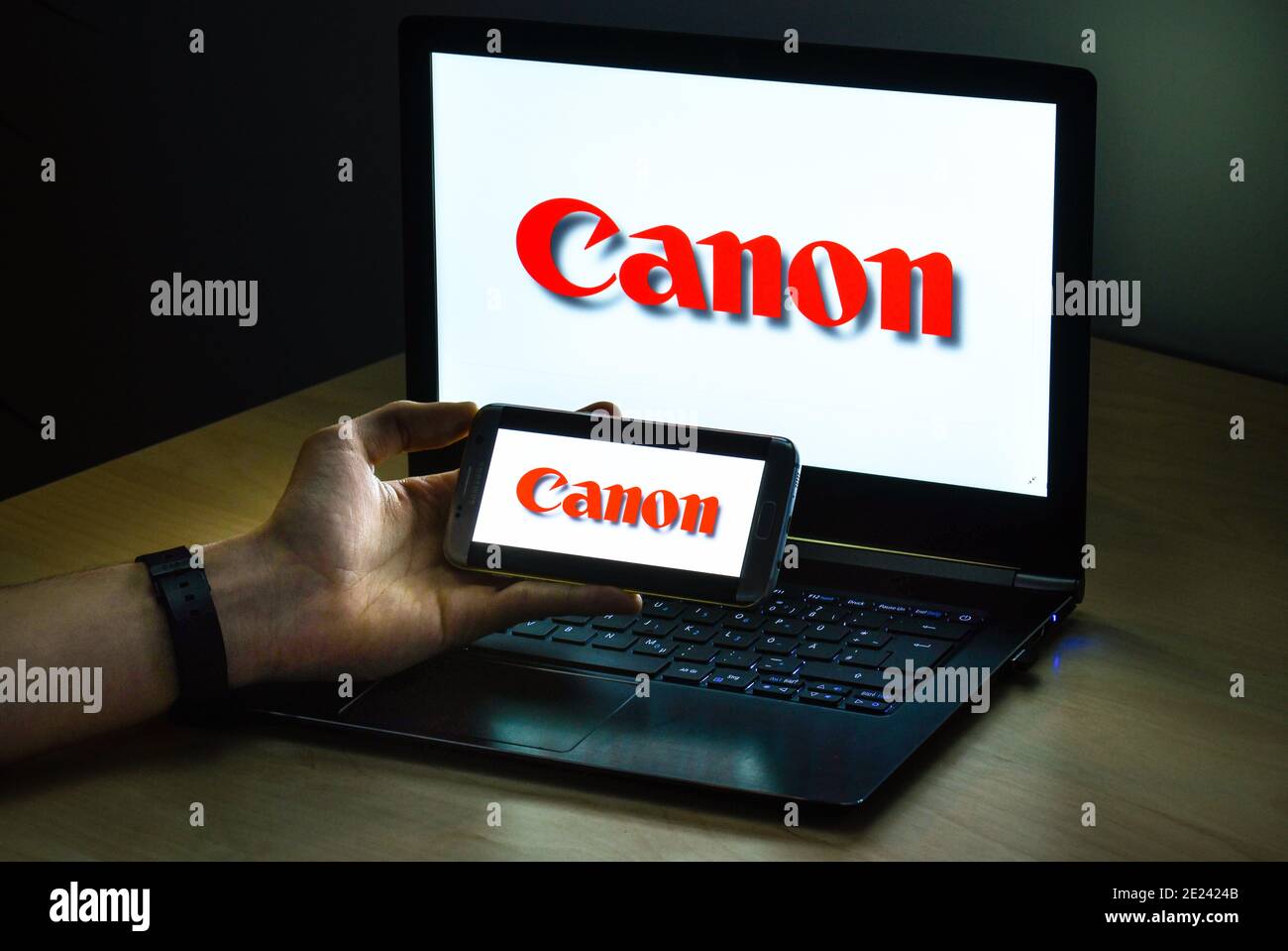 Canon emblem hi-res stock photography and images - Alamy