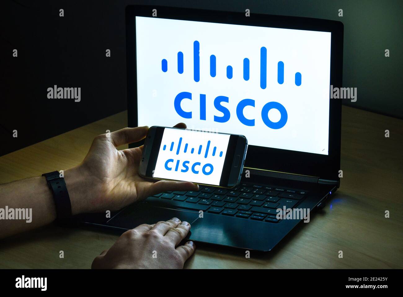 Cisco online hi-res stock photography and images - Alamy