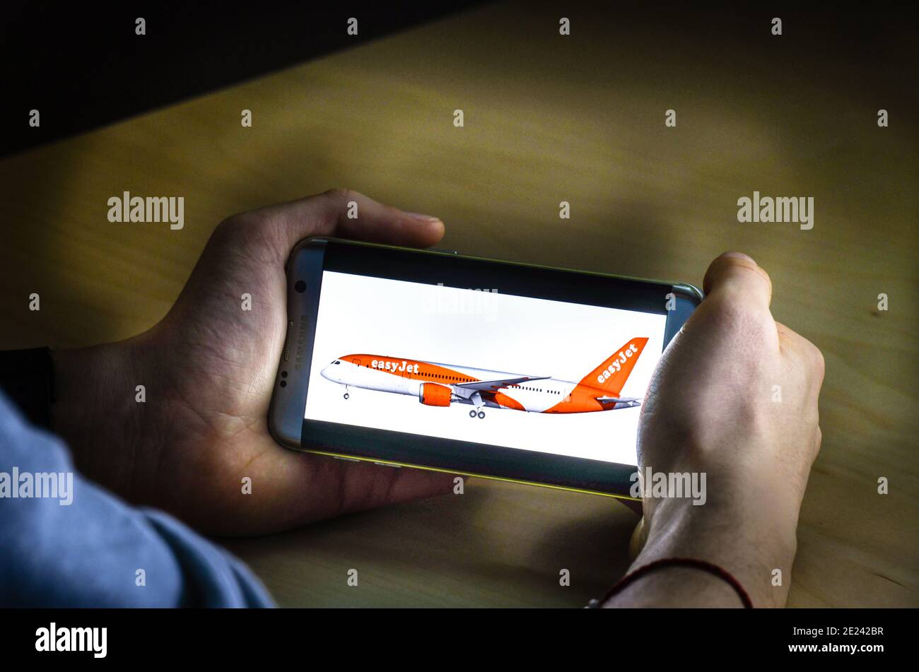Logo easyjet hi-res stock photography and images - Alamy
