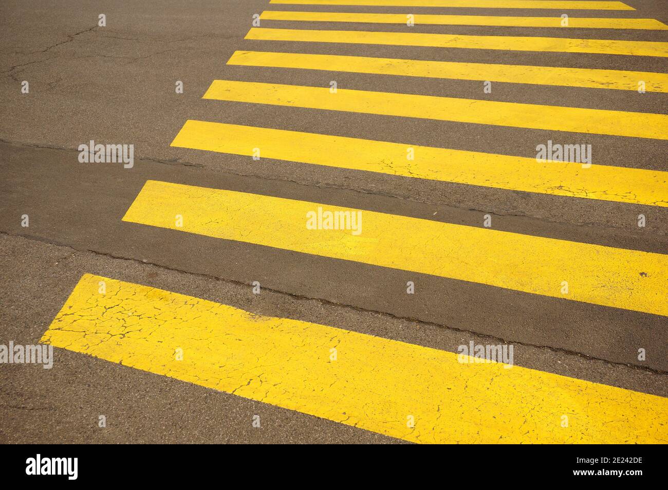 Crossing line city foot hi-res stock photography and images - Alamy