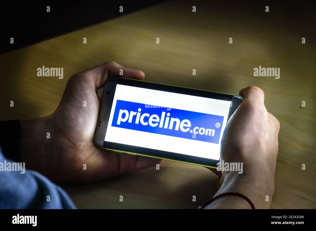 Priceline logo hi-res stock photography and images - Alamy
