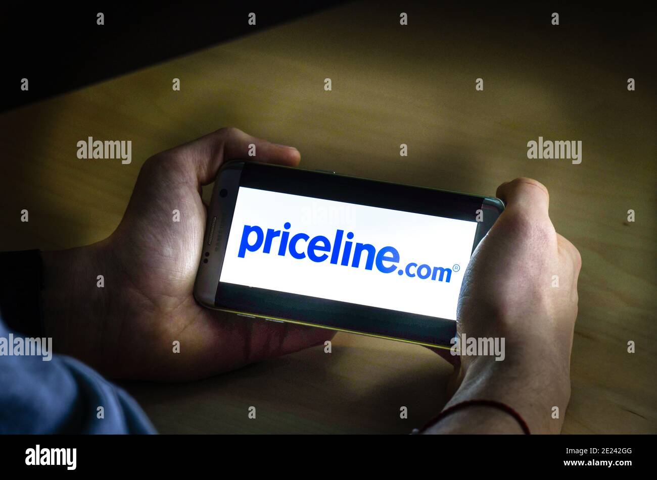 Priceline logo hi-res stock photography and images - Alamy