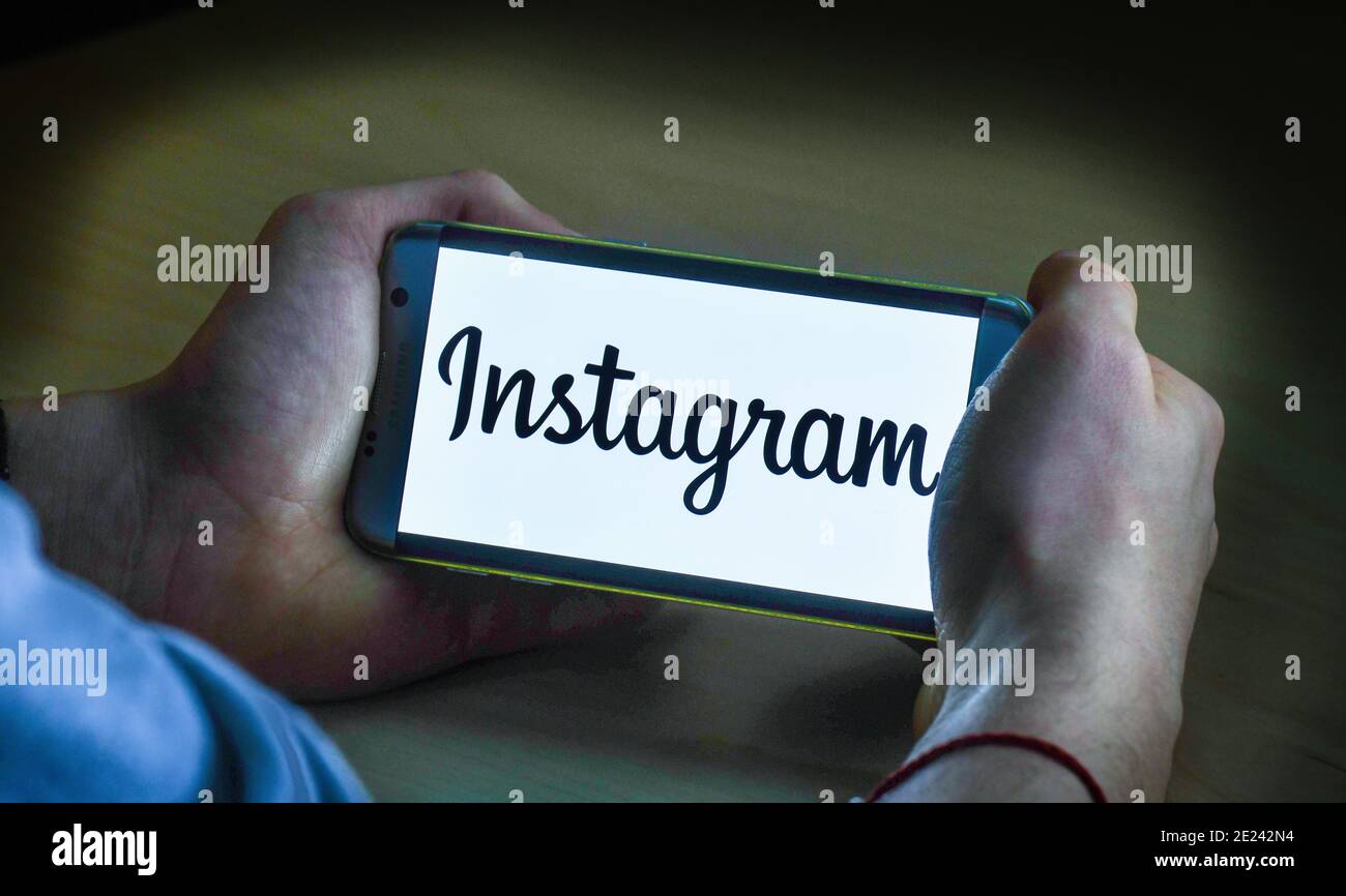 Instagram emblem hi-res stock photography and images - Alamy