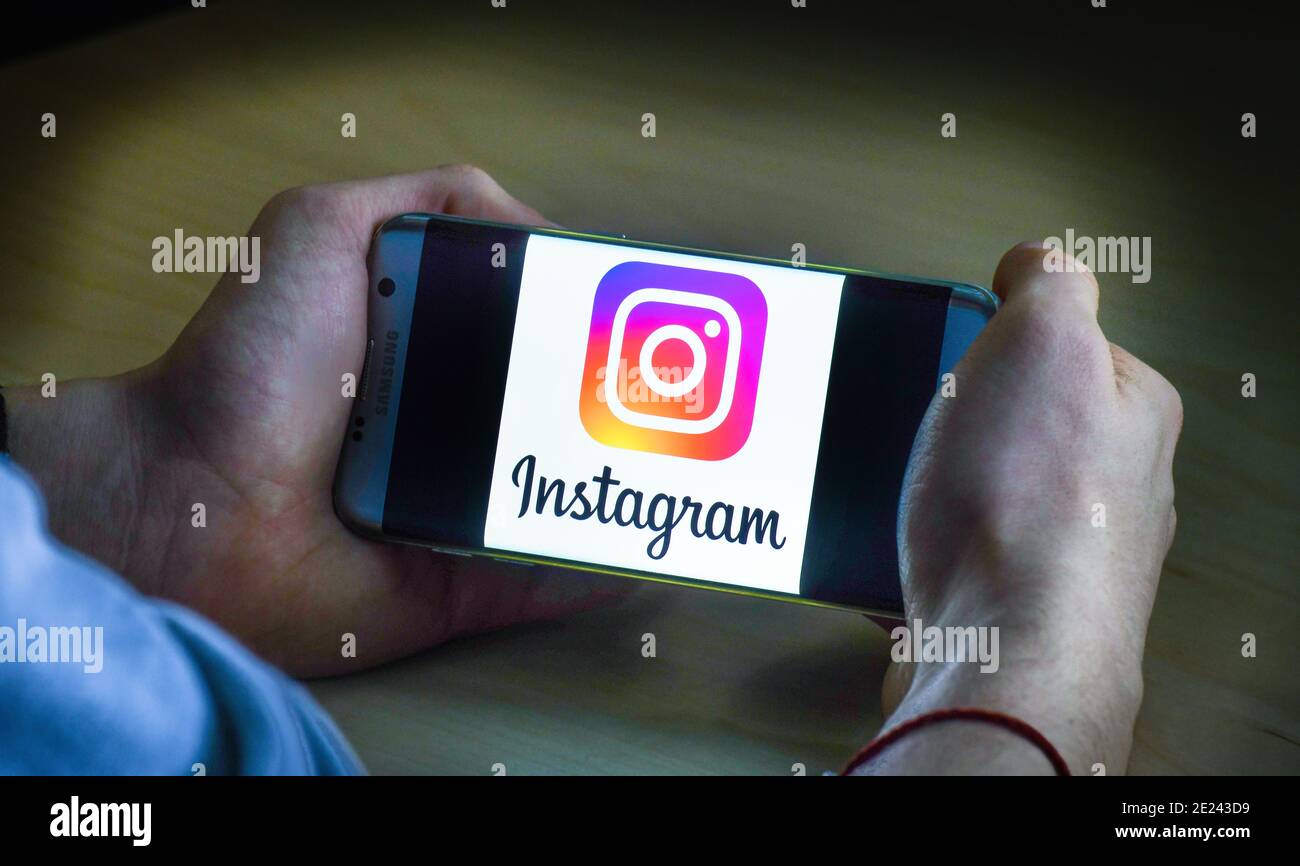 Instagram emblem hi-res stock photography and images - Alamy