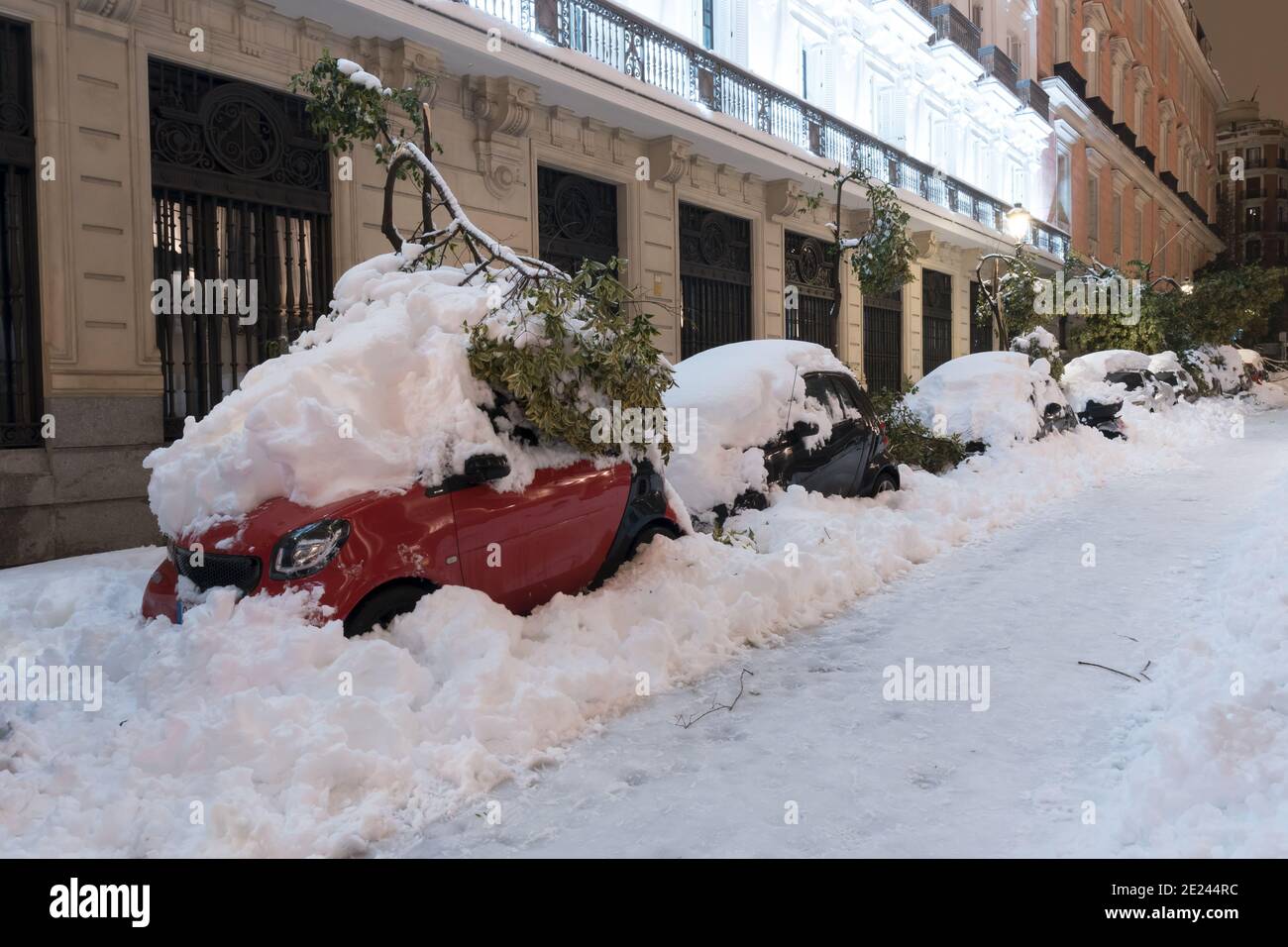 City after a great snowfall, Madrid, Filomena storm Stock Photo - Alamy