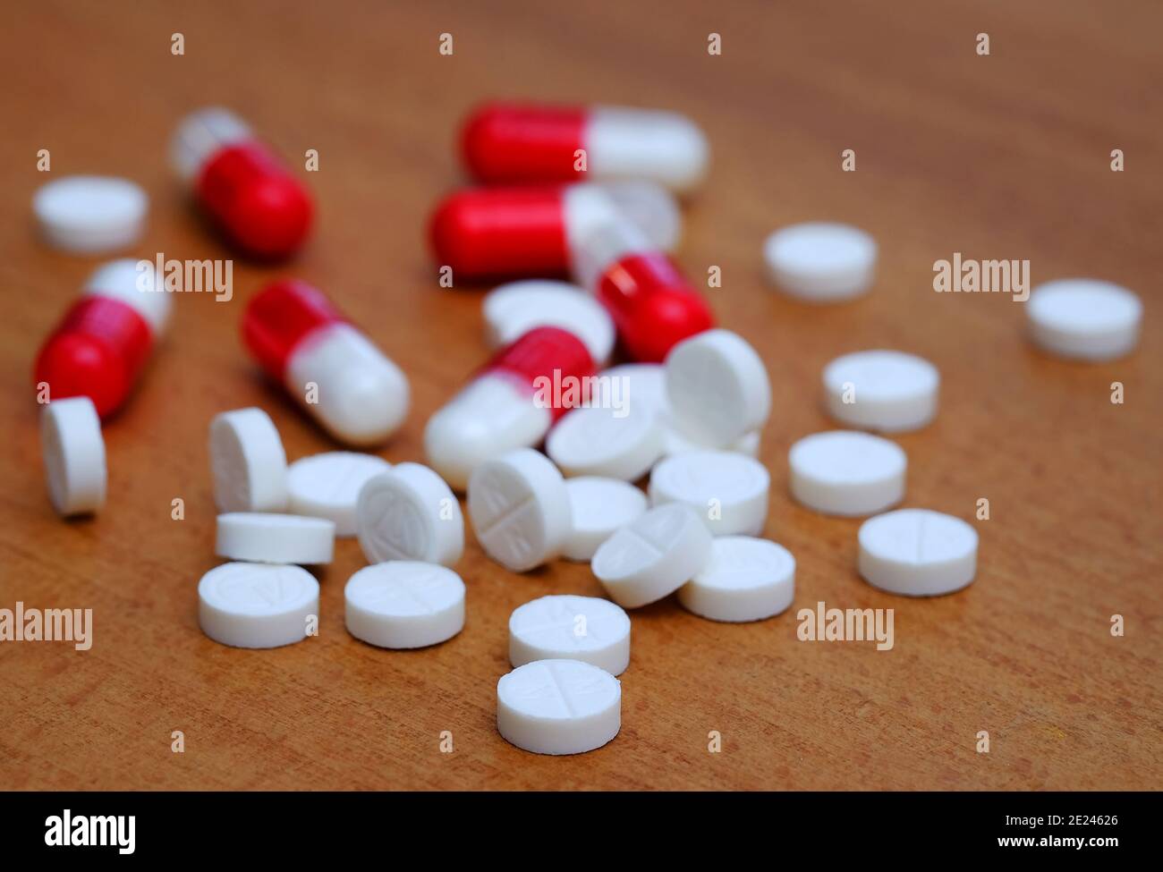 various round pills Stock Photo - Alamy