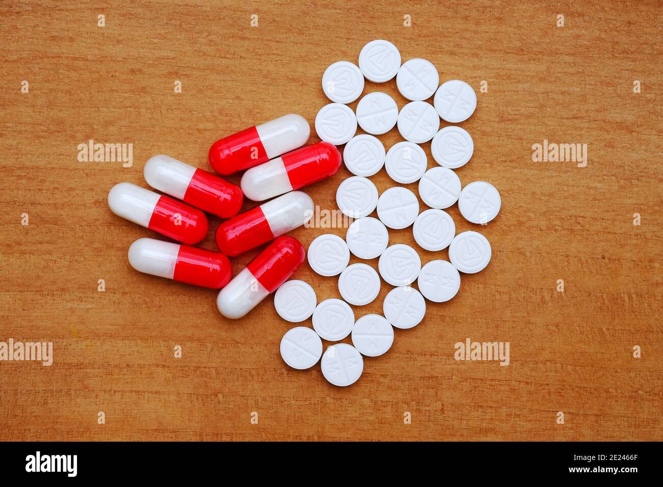 various round pills Stock Photo - Alamy