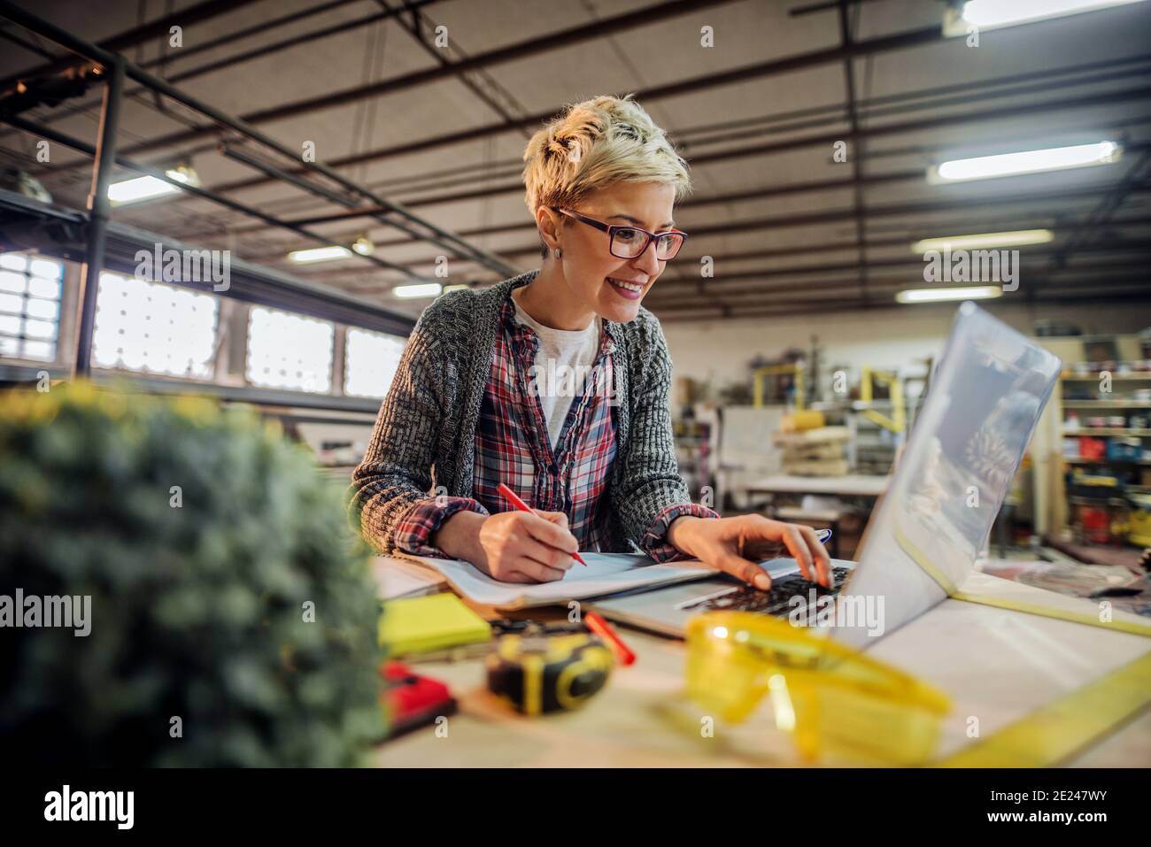 Industrial age drawing people hi-res stock photography and images - Alamy