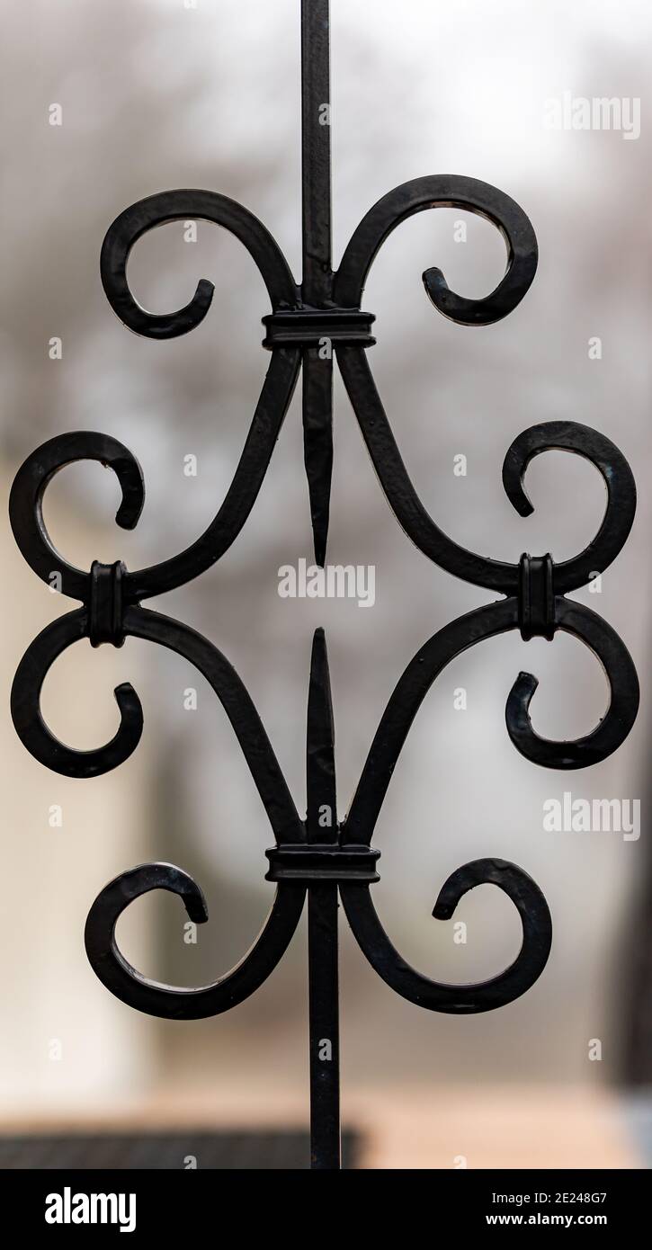 Wrought iron lattice structure hi-res stock photography and images - Alamy
