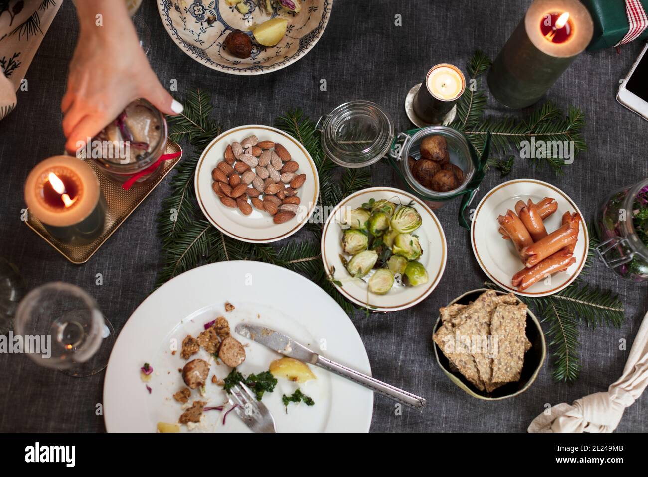 Night feast table hi-res stock photography and images - Alamy