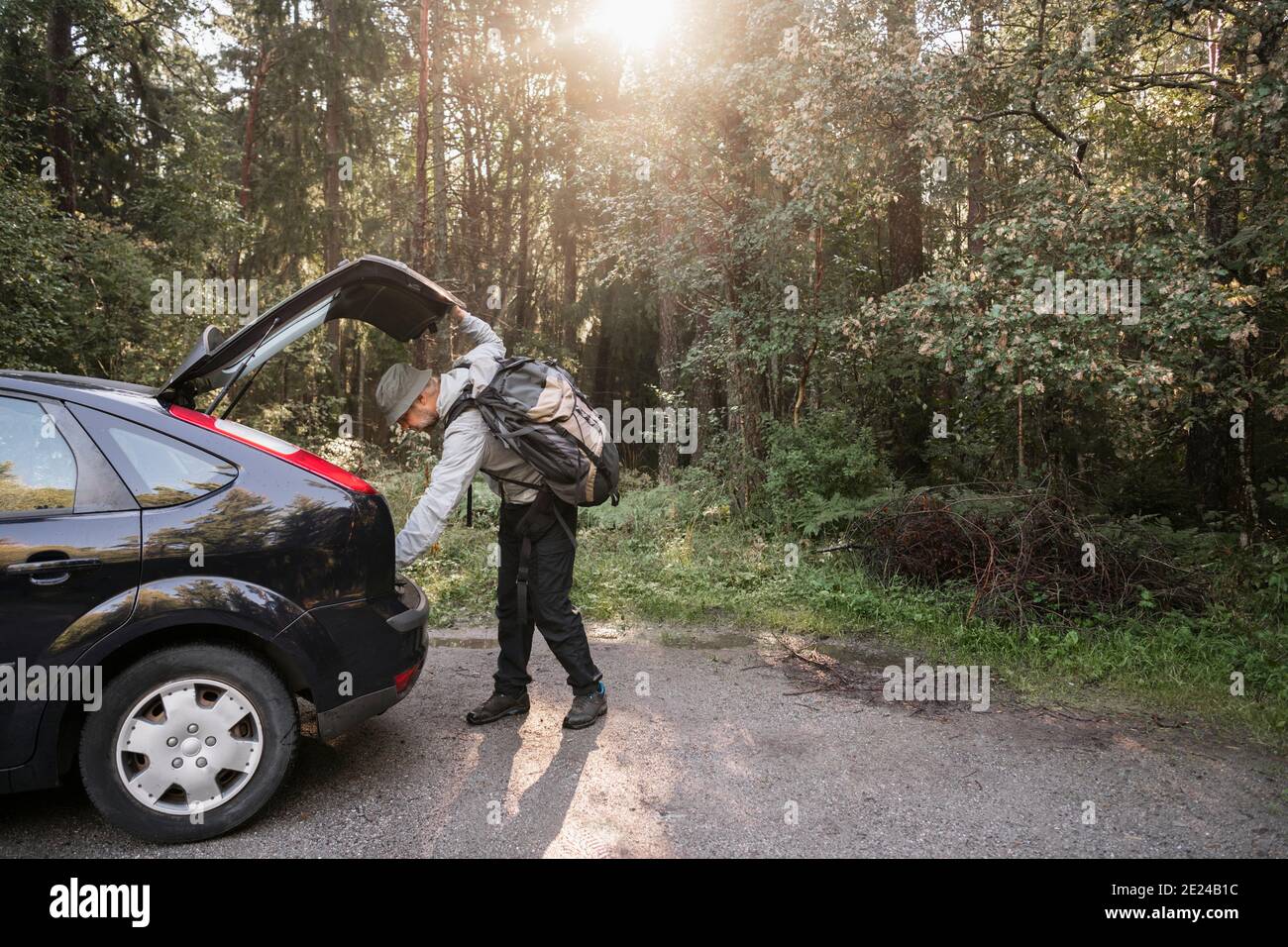 Car boot open hi-res stock photography and images - Alamy