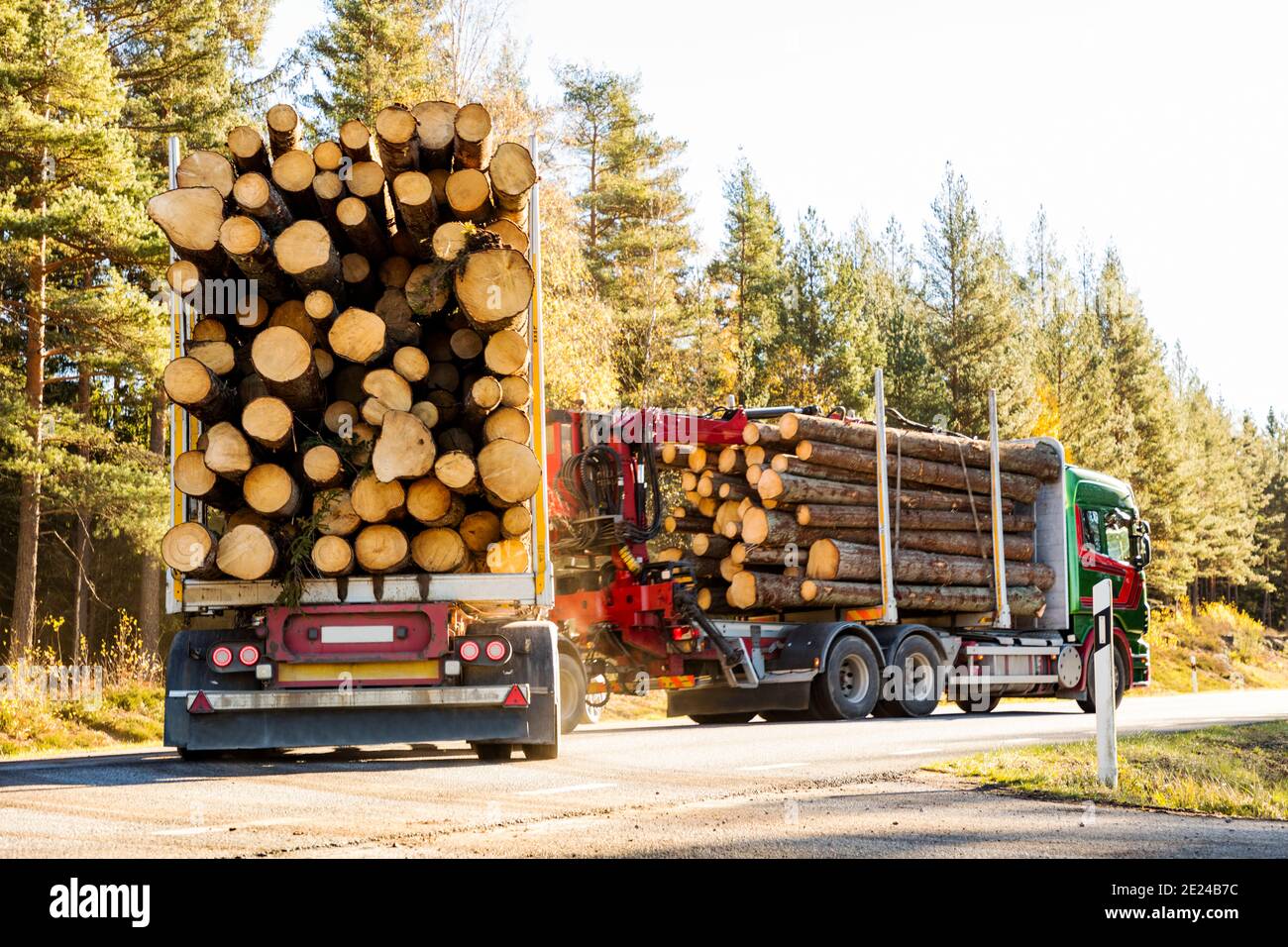 Timber lorries hi-res stock photography and images - Alamy