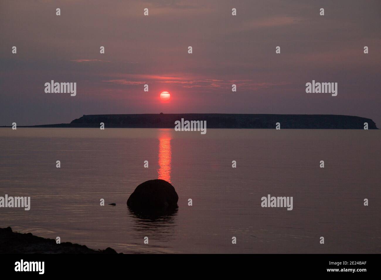 Sea water sunset hi-res stock photography and images - Alamy