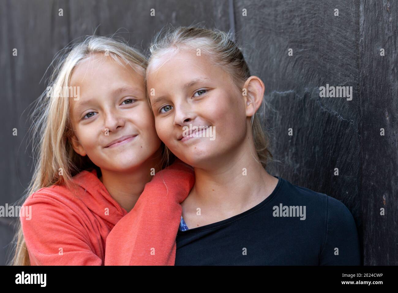 Sister happy hi-res stock photography and images - Alamy