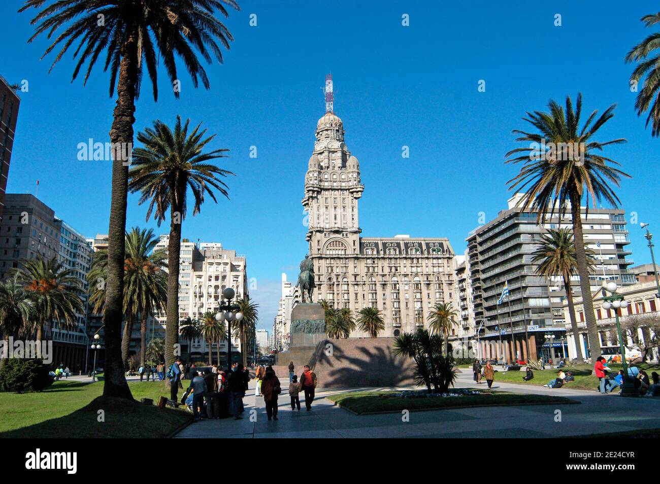 Independance square, Montevideo, Uruguay Stock Photo - Alamy
