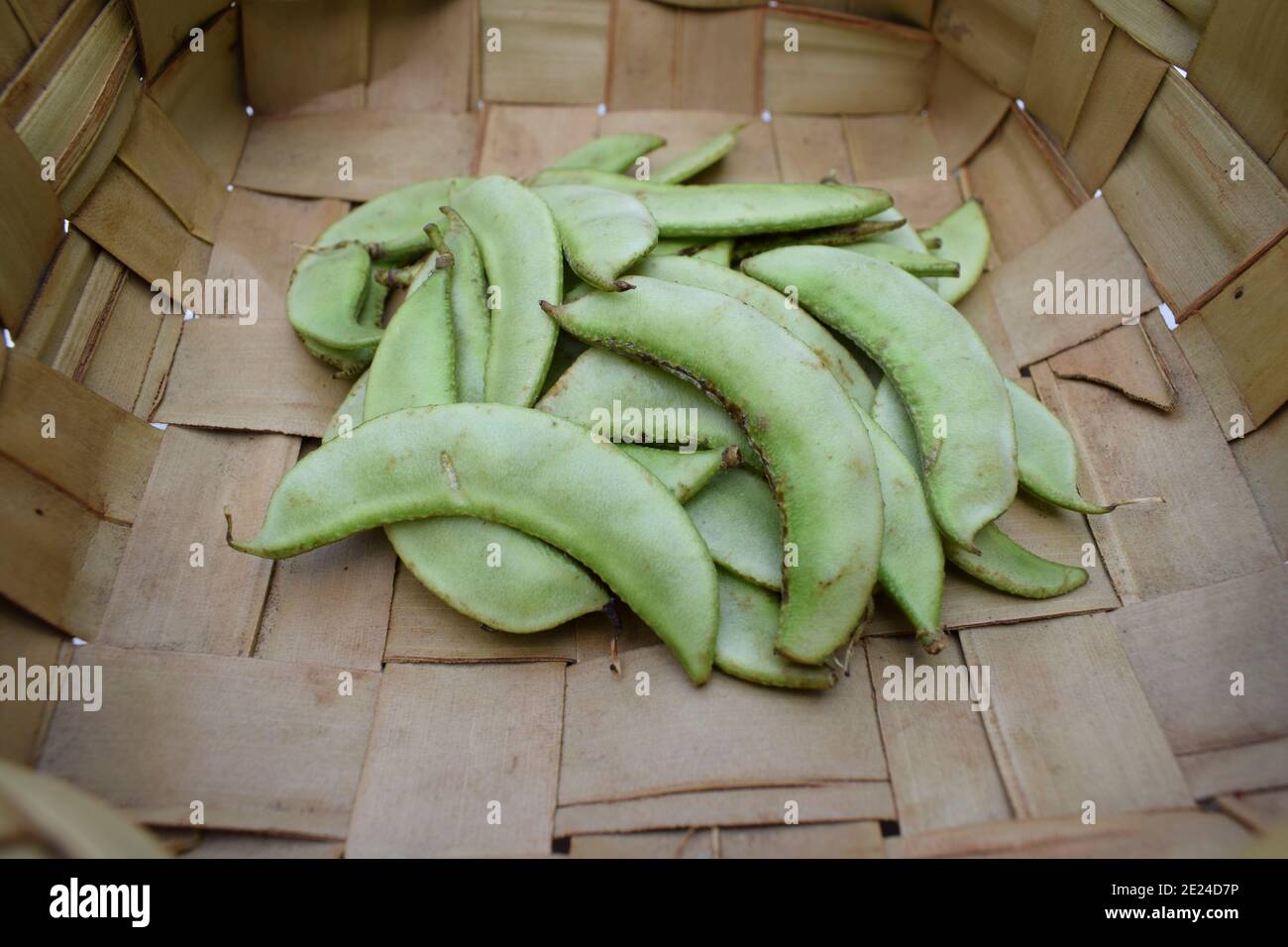 Indian green beans and lentils hi-res stock photography and images - Alamy