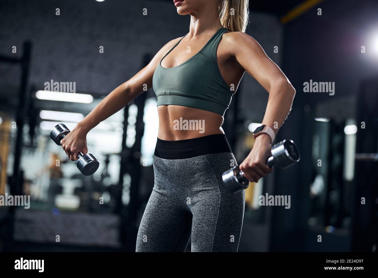 Hand weights for arms hi-res stock photography and images - Alamy